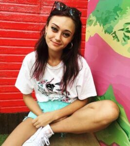 Ella Purnell Biography, Height, Age, Family, Boyfriend, Movies, TV & Facts