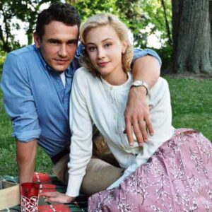 Sarah Gadon Biography, Height, Age, Family, Husband, Movies & Facts