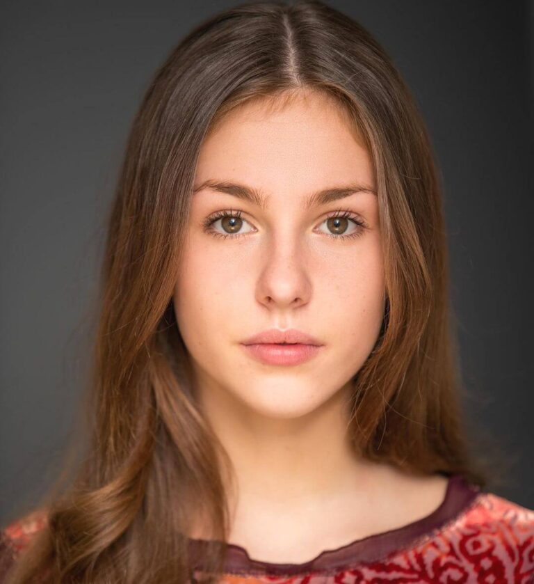 Eloise Webb Biography, Height, Age, Family, Boyfriend, TV & Facts