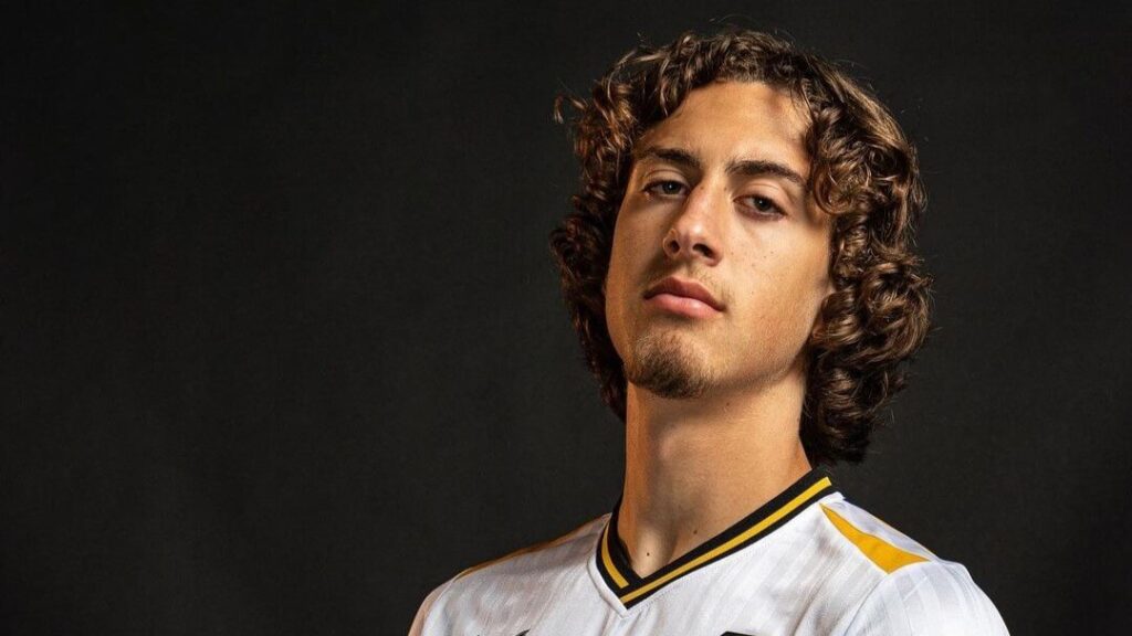 Fabio Silva Biography, Parents, Girlfriend, Height, Age & Facts