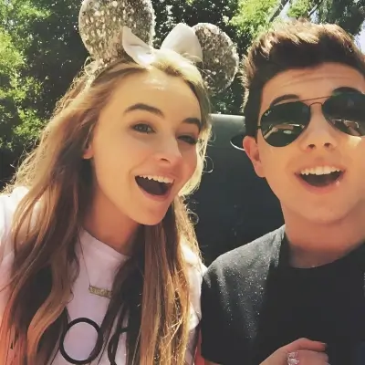 Sabrina Carpenter Height, Parents, Boyfriend, Films, Music & Facts